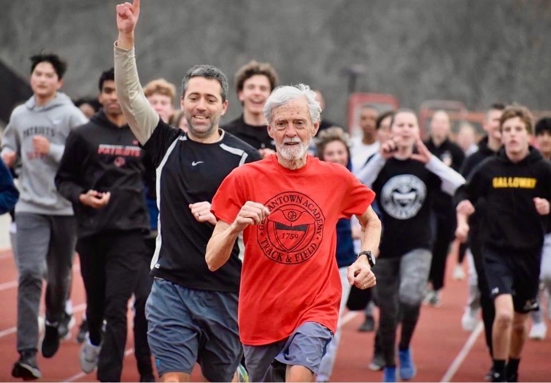 Tom Jennings celebrates 80th birthday with sub-8 mile in style ...